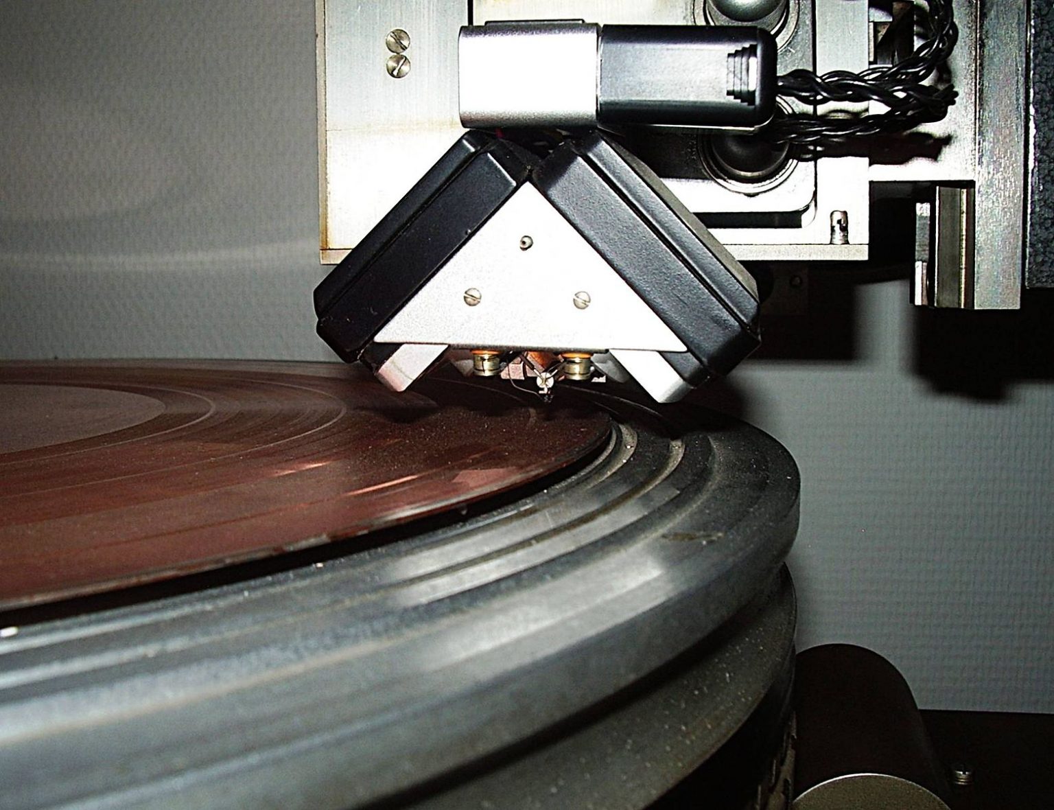 Turntables and Vinyl: Part 3 – earfluff and eyecandy